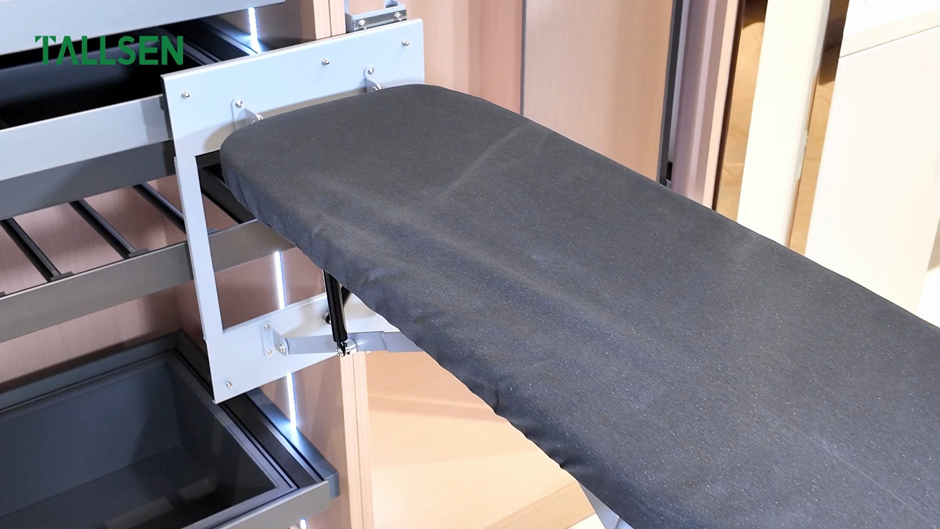 Taula de planxar de roba SH8210 | Tallsen